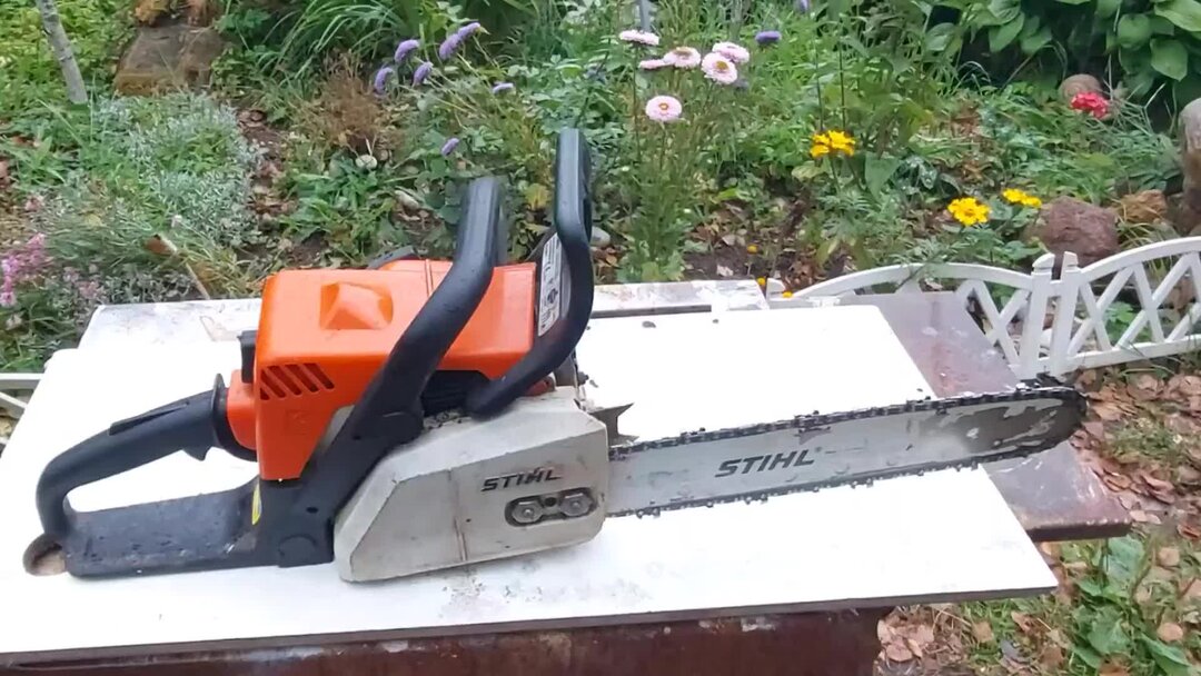 Лучший способ завести бензопилу после долгого простоя. Как завести ...