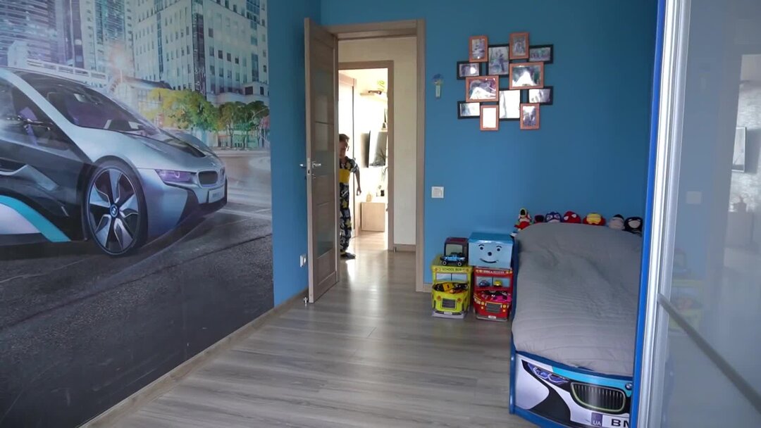Mark forgot the brands of cars and his mother helps him to remember ...