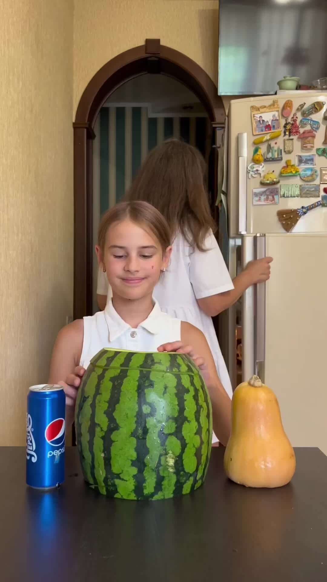 Alinka Malinka Tv | Короче говоря Алинка снова прячет еду #shorts | Дзен