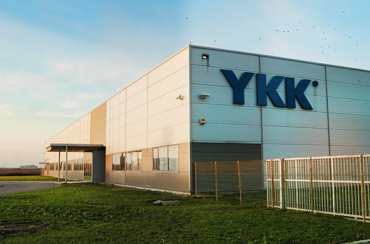 Простой вопрос: Почему на язычке молнии пишут YKK? | Путешествия, туризм, наука | Дзен