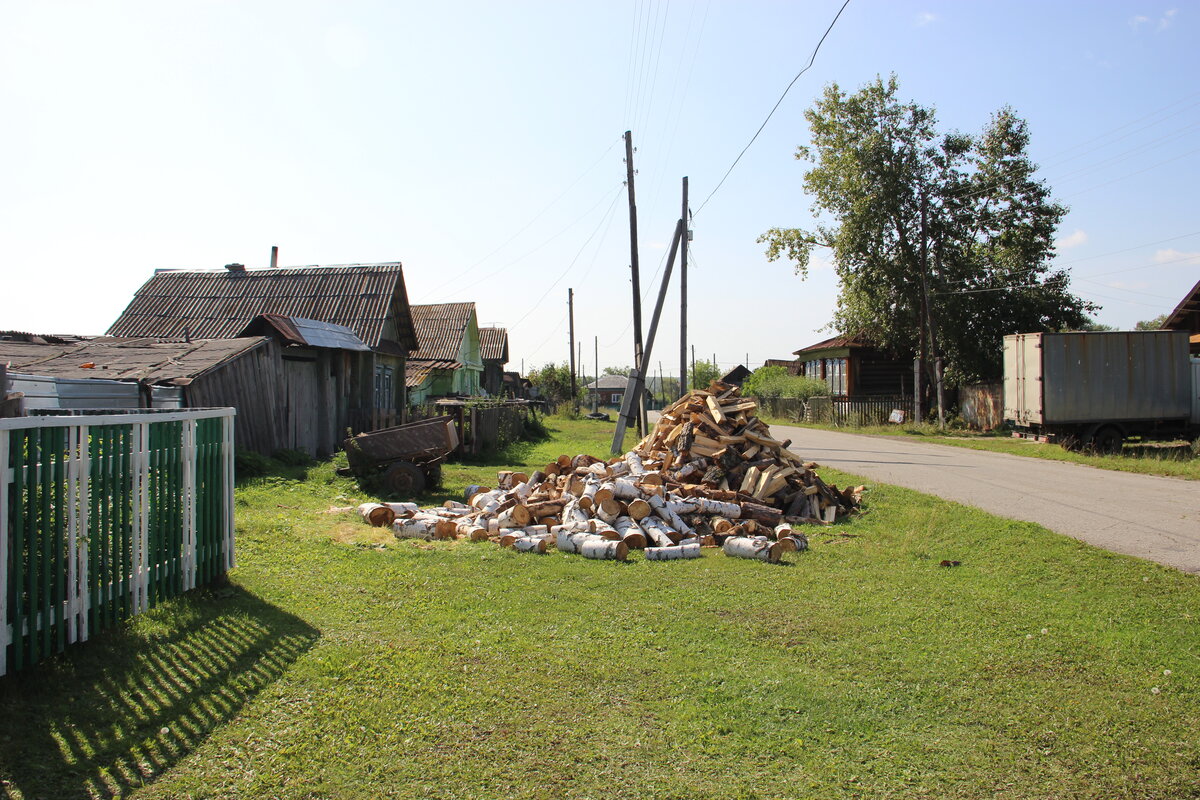 Сколько нужно дров, чтобы отопить дом в деревне. Сколько это стоит | STAFEEV BLOG | Дзен