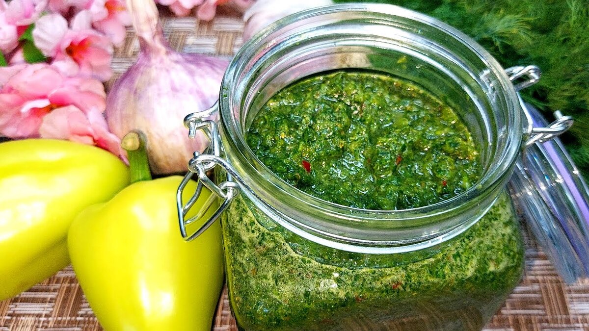 Зеленая аджика на зиму без варки - хранится в холодильнике до весны ...