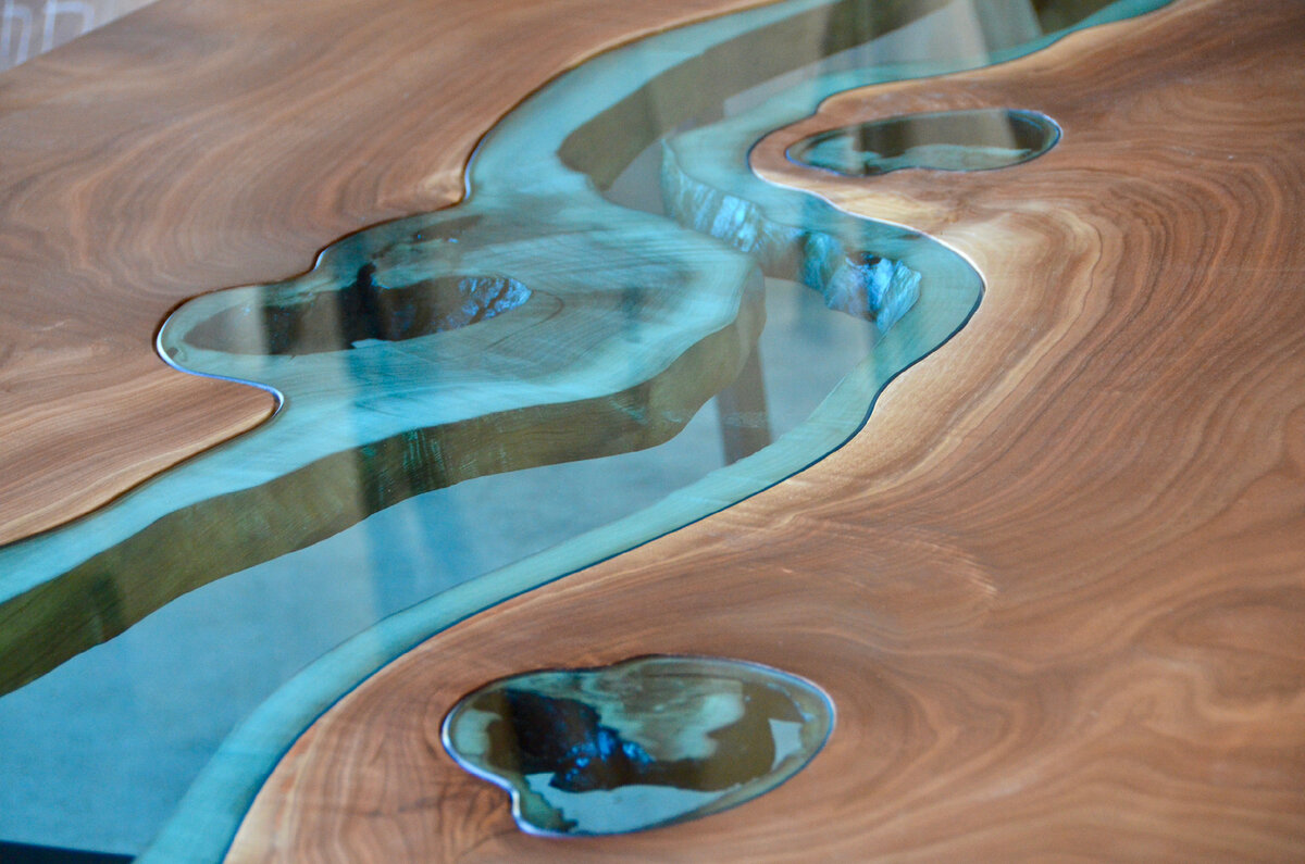 Стол-река. Что это? — Teletype