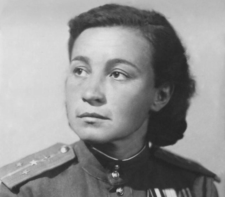 Как советская учительница без единого выстрела взяла в плен более 7 ...