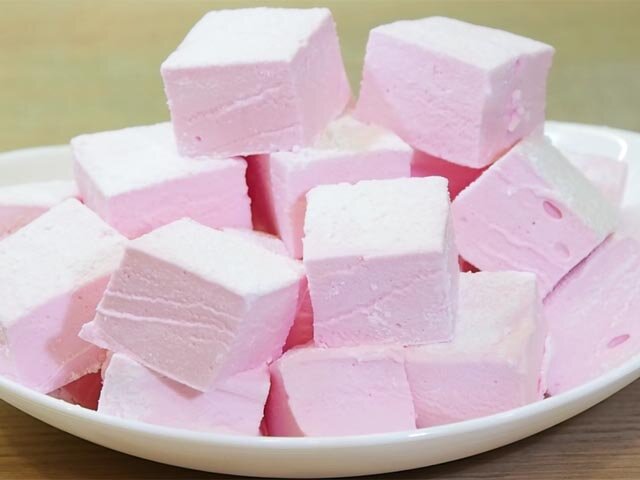 Маршмеллоу можно приготовить дома, причем просто и быстро | Секреты ...