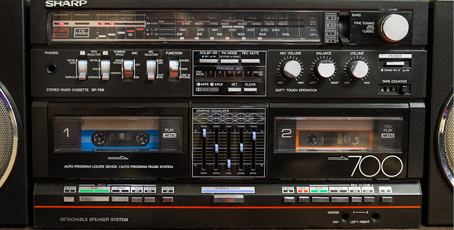 Это самый недооцененный кассетный магнитофон от Sharp 1983 года | NOIR | Дзен