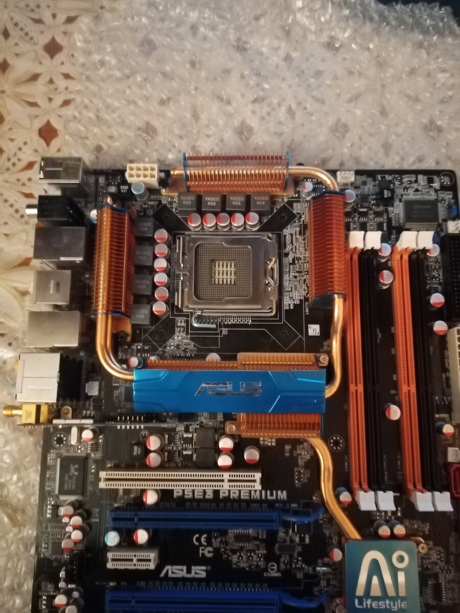 Легендарная и крайне редкая материнская плата ASUS P5E3 Premium / WiFi ...