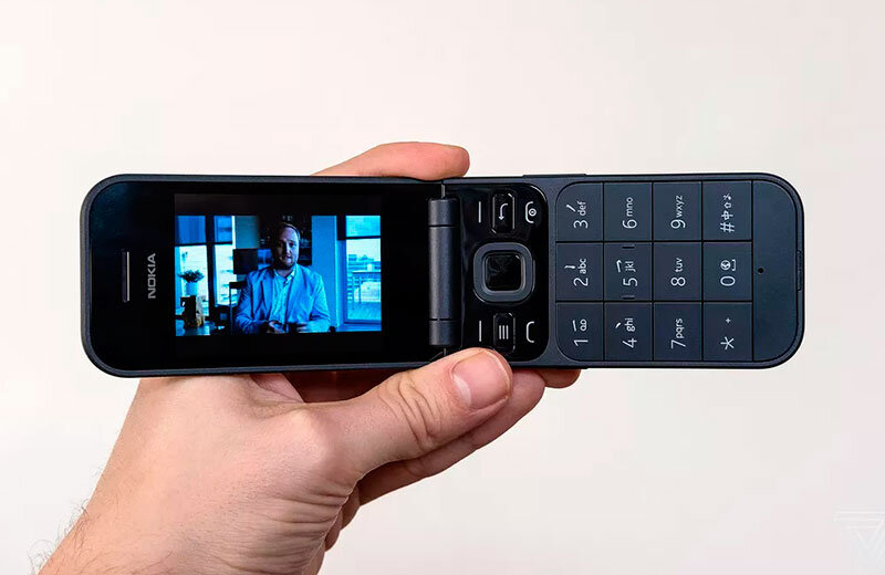 Обзор Nokia 2720 Flip: раскладного телефона с KaiOS | TehnObzor | Дзен