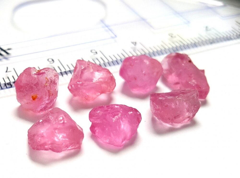 Шпинель – что это за камень? Описание свойств, цвета, знак зодиака ...