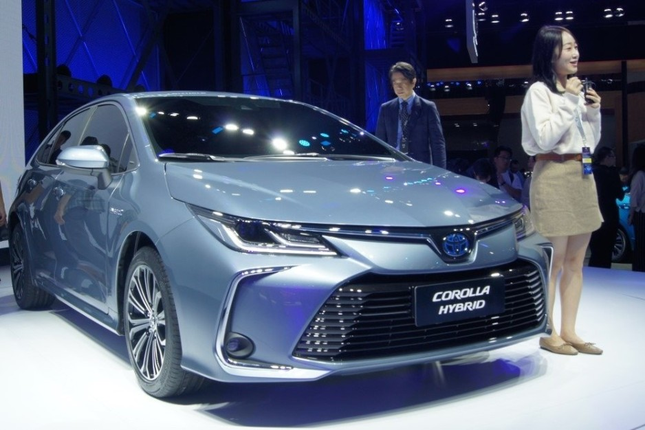 Новая Тойота Королла: Toyota официально представила новый седан Corolla ...