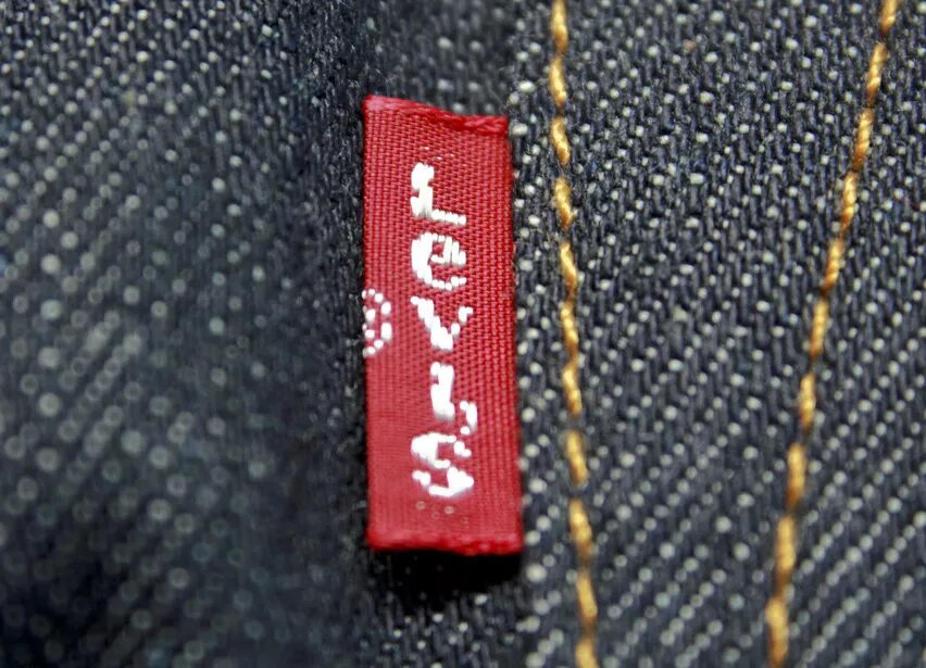 LEVI’S ИЛИ LeVI’S: ИНТЕРЕСНЫЕ ФАКТЫ О БИРКЕ БРЕНДА | Soberger | Дзен
