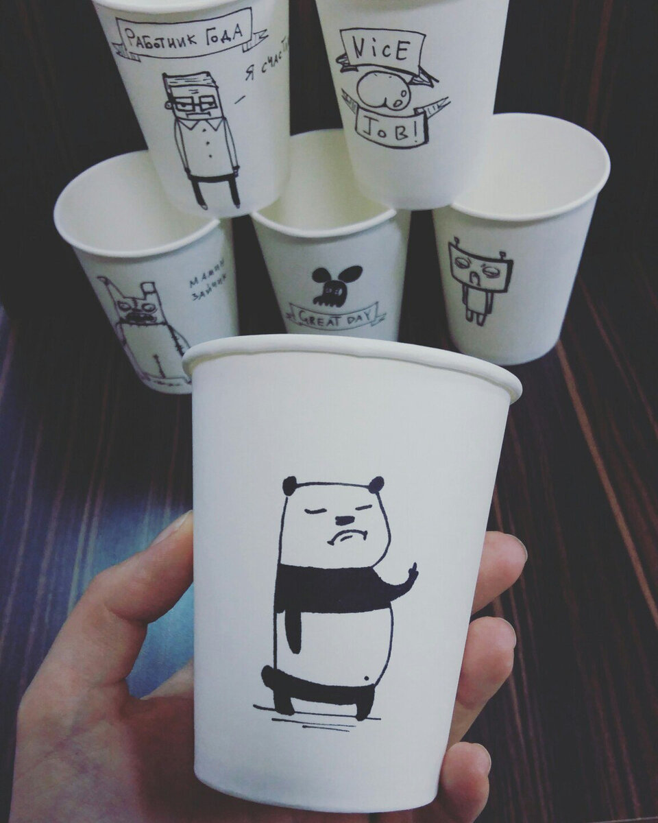 Художница из Минска рисует смешные комиксы про жабок Игната и Антона в которых они довольно