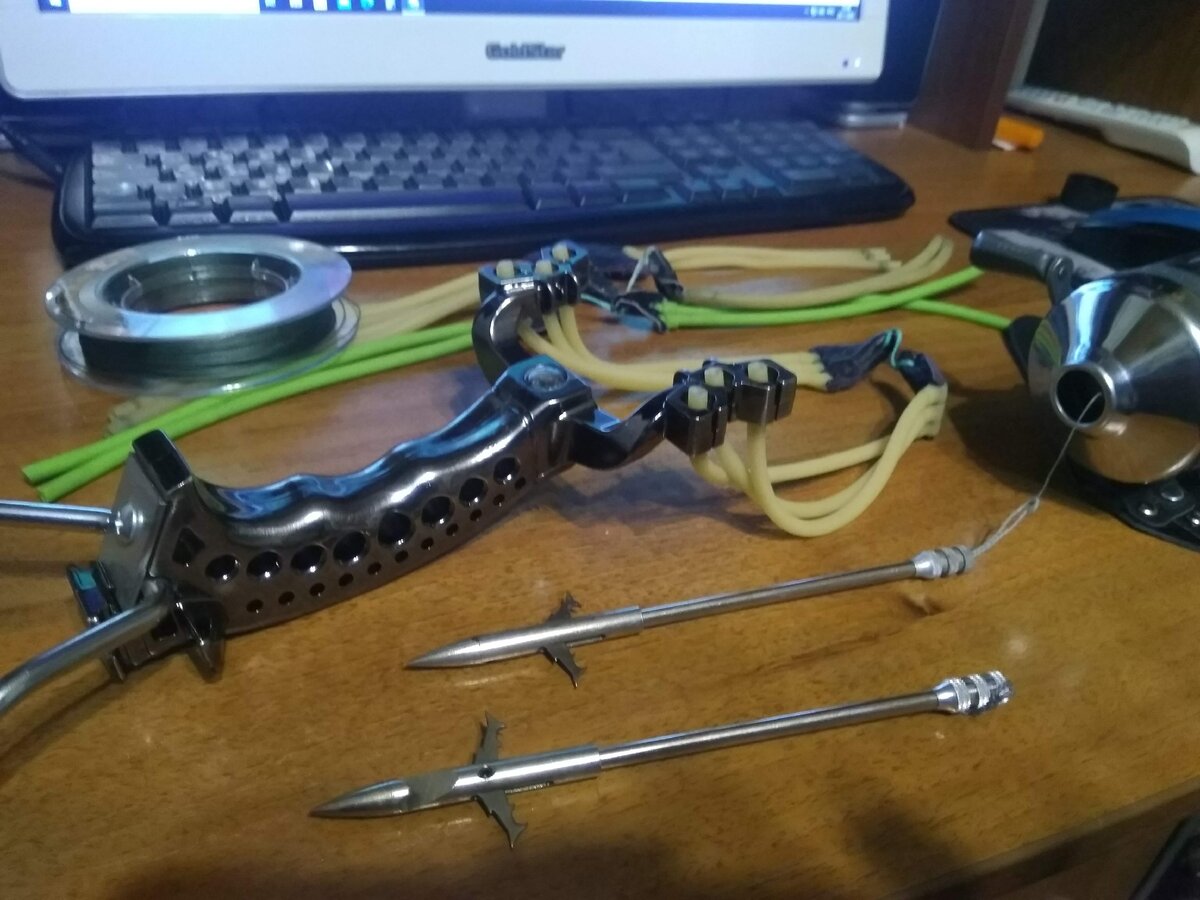 SLINGSHOT FISHING - Рыбалка с рогаткой, новый вид охоты на рыбу ...