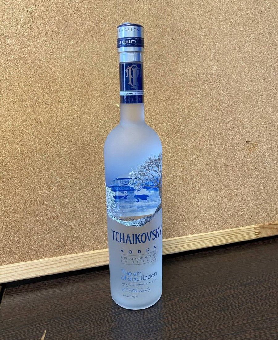 Зачем вы покупаете дорогую импортную водку, когда есть 5 лучших марок ...