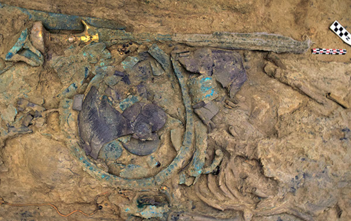 Нашли богатейшее неразграбленное захоронение воина Древней Греции ...