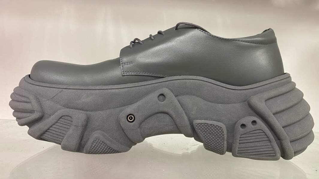 Новые технологии: кроссовки с вентиляцией, подогревом и массажем ...