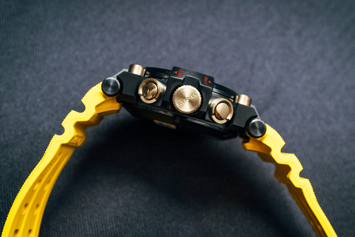 Casio G-Shock к 30-летию линейки Frogman. Желтые акценты в дизайне и ...