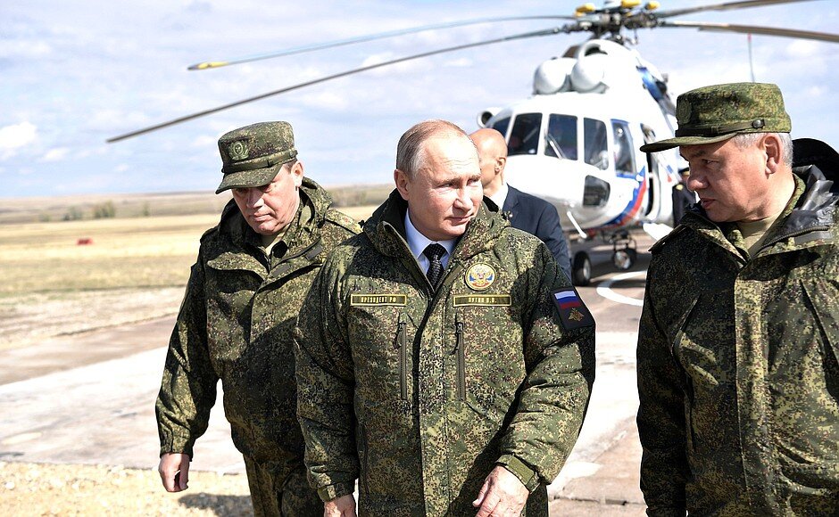 Как выглядит форма Верховного Главнокомандующего ВС РФ? | Русский ...