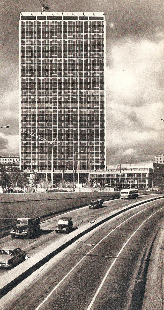 "Дорогу строили 100 лет". Почему пробки так и не ушли с "Ленинградки" до сих пор | Москвич | Дзен