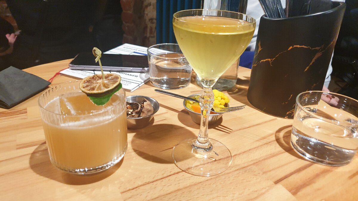 Кафе-бар Shalom, bar! Отменно поужинали. Вдвоём поели на 3600 рублей ...