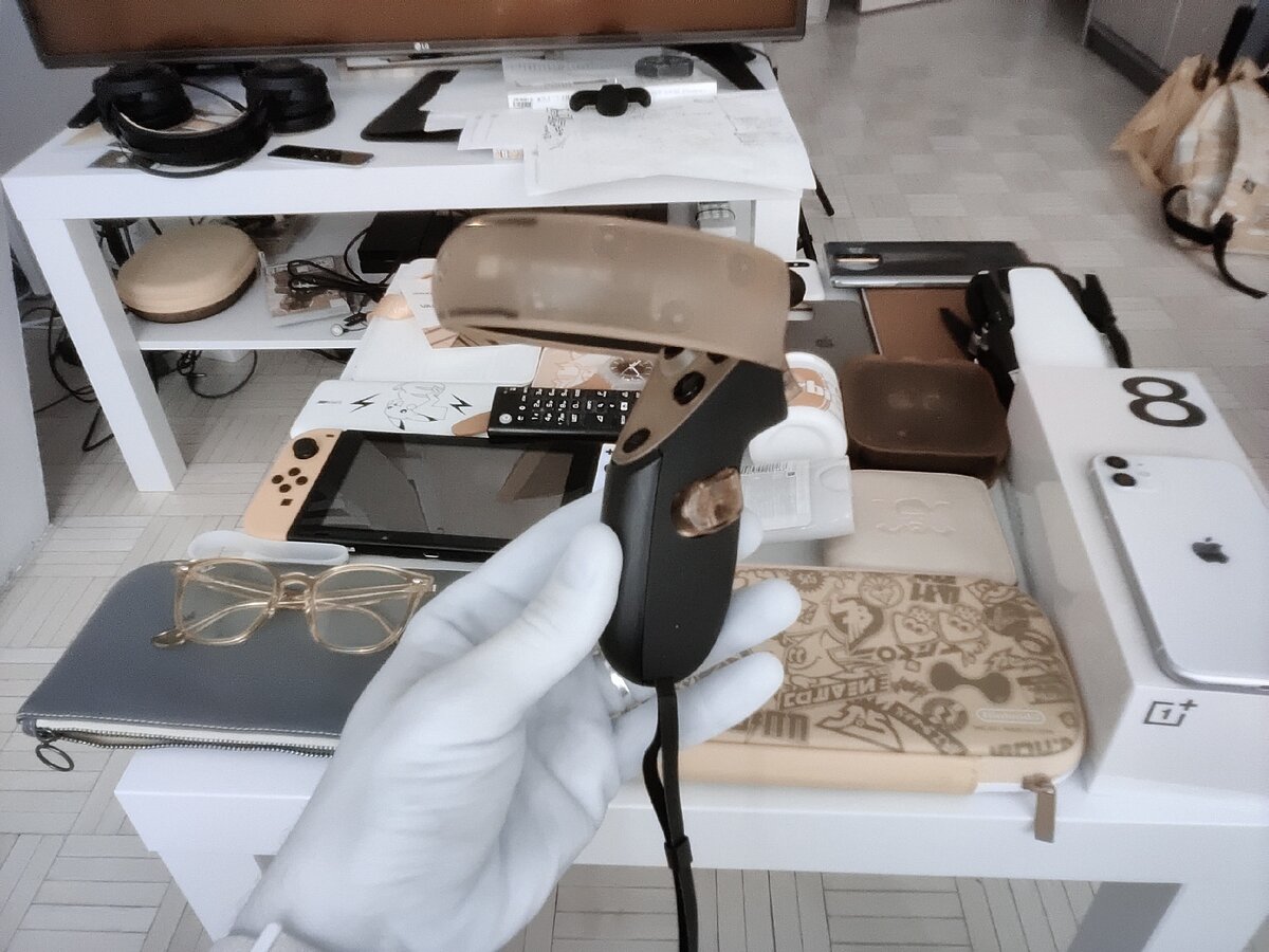 Смотрим сквозь зеркало и тёмный пластик без фотохром камеры смартфона OnePlus 8 Pro ...