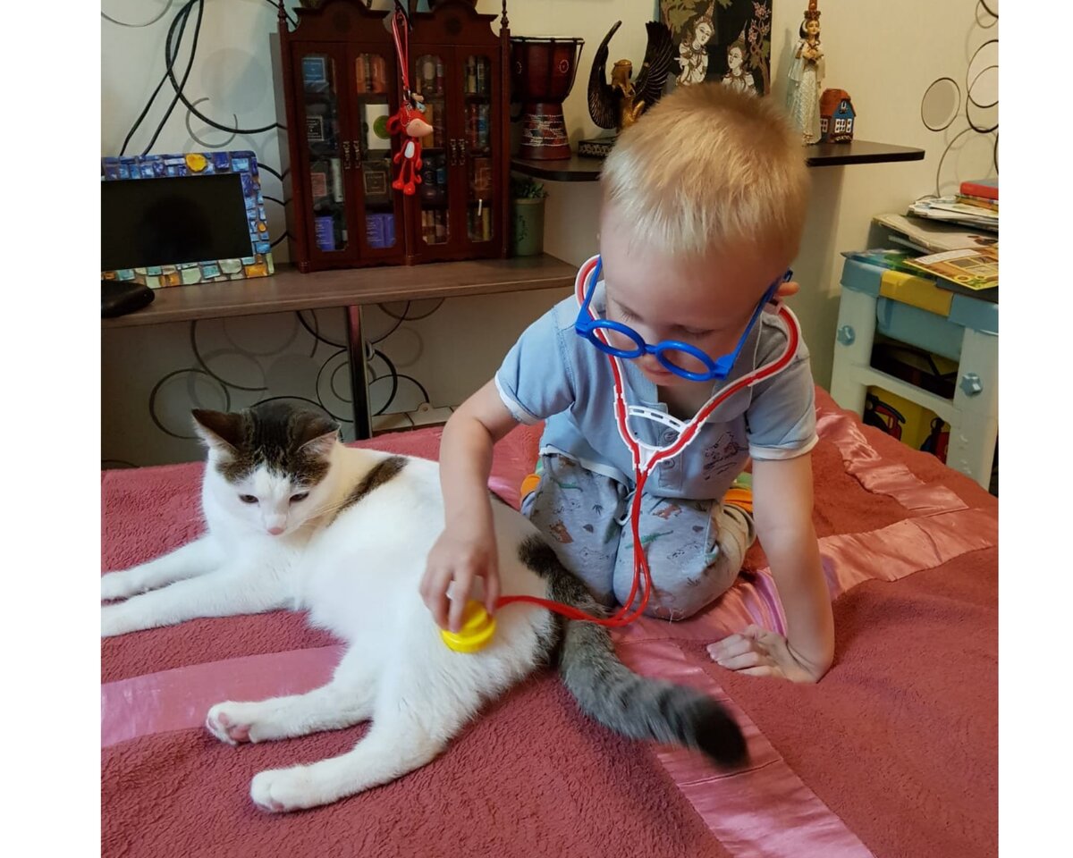 Я не помню, как мы раньше вставали по будильнику, а не по голодному ...