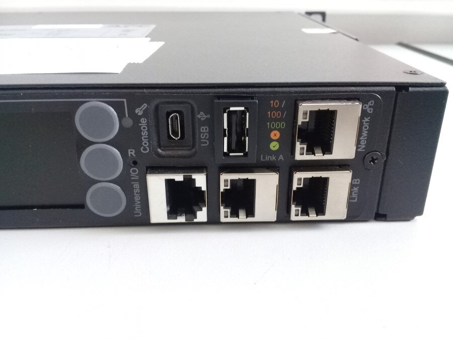 APC Rack ATS AP4423A — стоечный автоматический переключатель нагрузки ...