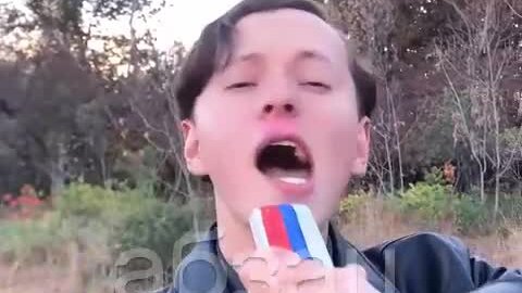 Абзац | Перекреститься и досмотреть до конца Собравшийся приползти ...