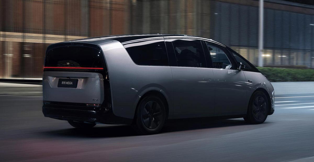 Сумасшедший автобус. Китайской Lixiang Mega разменивает вторую сотню за 5,5 сек. | "Автотрейдер ...