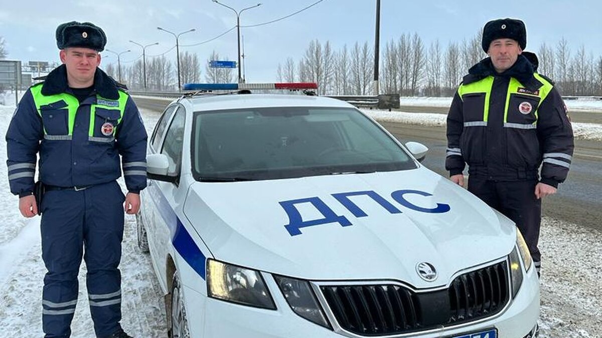 Тульские инспекторы ГИБДД спасли иногороднего водителя | Вести Тула | Дзен