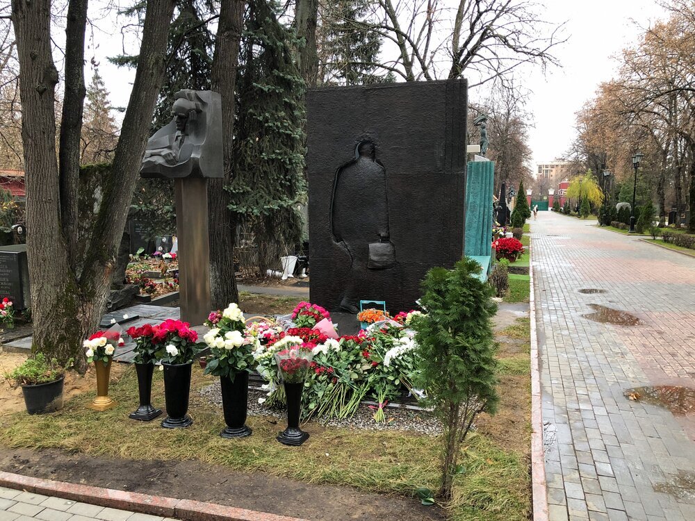 Михаил Жванецкий - "герой" нашего времени. И это не шутка - в России ...