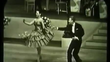 Мило, забавно, но понятно и красиво. Walter Laird & Lorraine Reynolds ...