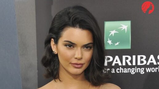 Wday.ru | Бикини из ниточек: Кендалл Дженнер едва прикрыла фигуру откровенным купальником | Дзен