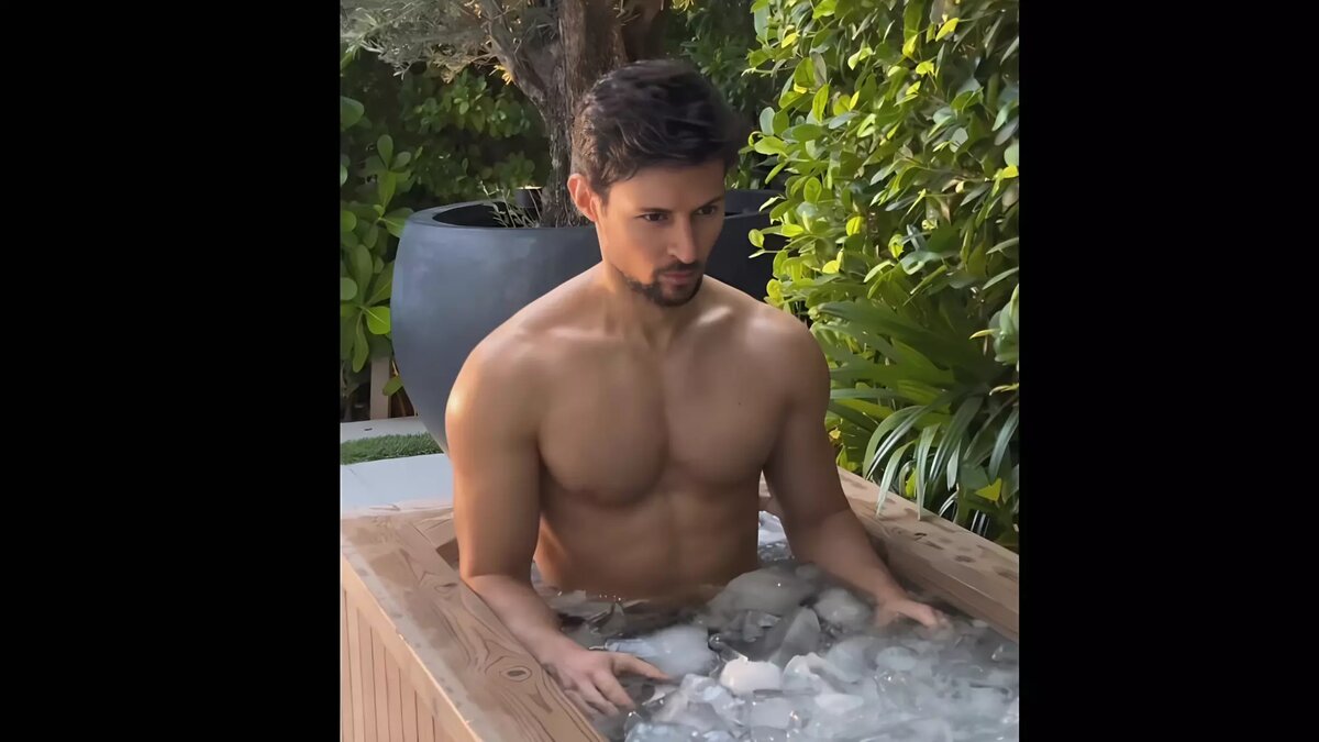 Павел Дуров принял ледяную ванну — видео завирусилось в сети | Новая ...