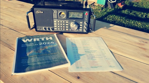 Радиолюбители на диапазоне 20 ти метров, слушаю Tecsun S-2000 во дворе ...