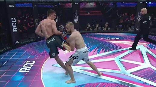 RCC 19 МАНАННИКОВ vs БЕК ЗАПРЕЩЕННЫЙ УДАР В ЗАТЫЛОК Финиш в первом раунде | RCC: MMA & Boxing | Дзен