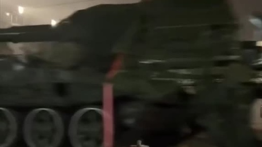 Эшелон с северокорейскими 170-мм самоходными орудиями M1978 Koksan куда ...