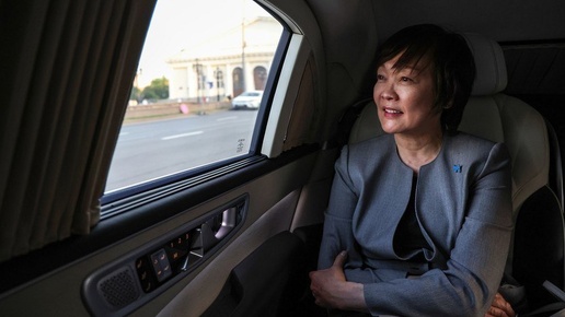 Путин предоставил вдове Синдзо Абэ свой Aurus | RT на русском | Дзен