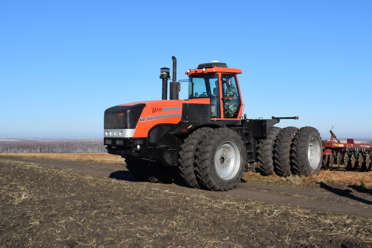 Китайский аналог "Кировца" добрался до российского рынка. KAT 4404 | В ...