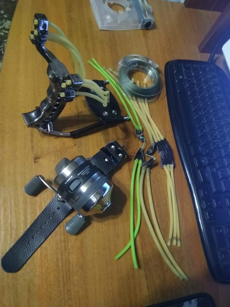 SLINGSHOT FISHING - Рыбалка с рогаткой, новый вид охоты на рыбу ...