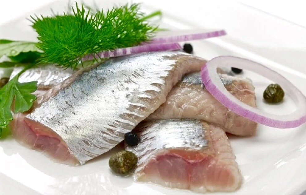 Просто самая вкусная малосольная селедка. Бонус - рецепт селедочки в ...