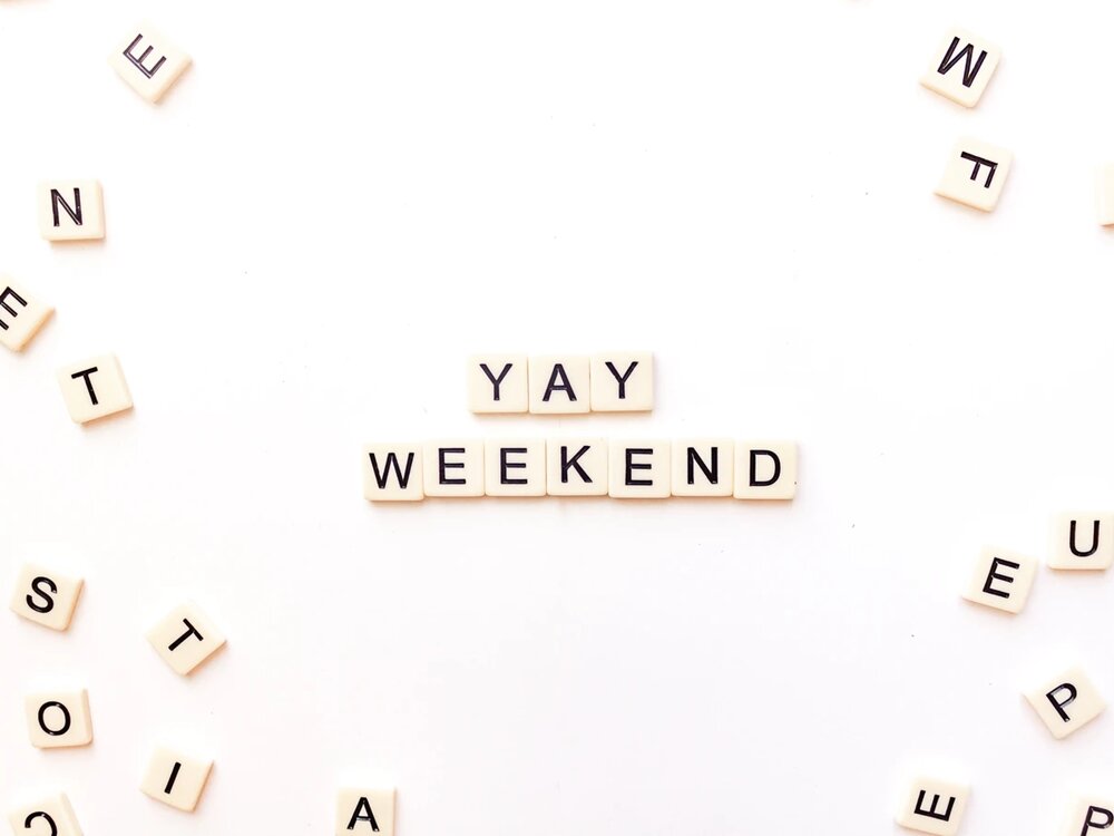 Over the weekend, on the weekend, at the weekend: какая разница ...