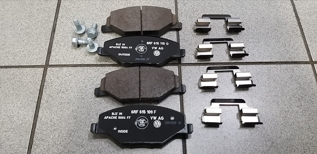 Передние тормозные колодки и диски оригинальные и экономичные на VW ...