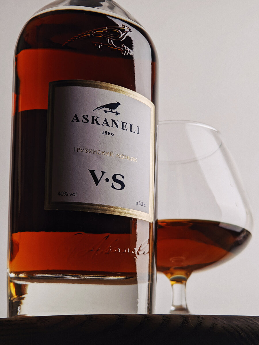 Обзор на коньяк Askaneli V.S. Грузин, который хотел стать французом ...
