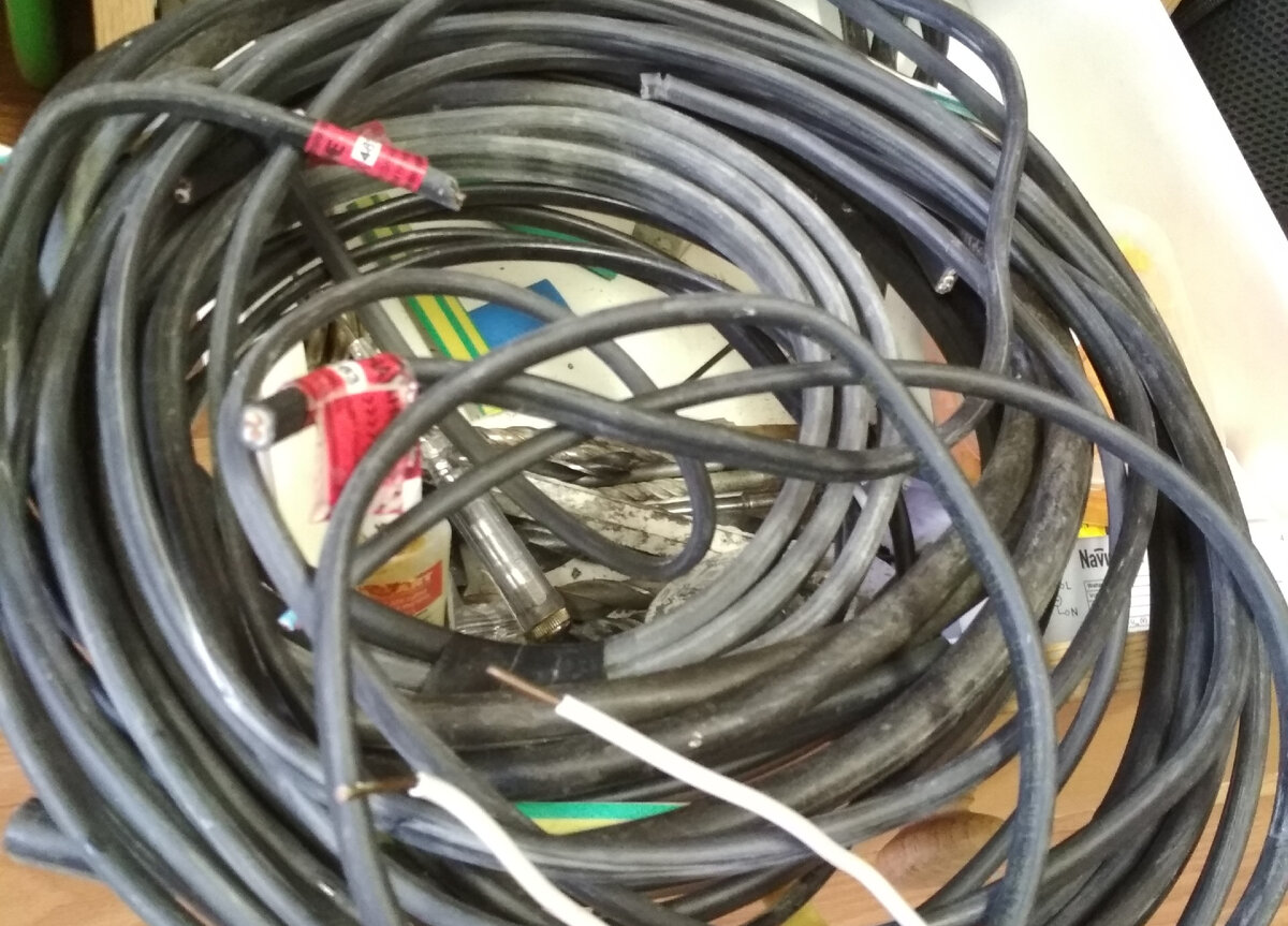 Заказчик хотел взять кабель в "Леруа Мерлен". Объяснил, почему там ...