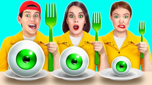 ЧЕЛЛЕНДЖ С ГИГАНТСКОЙ И КРОШЕЧНОЙ ЕДОЙ НА 24 ЧАСА! || Выиграет самый ...