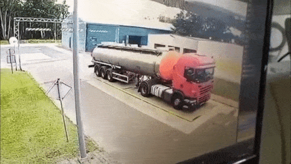 12 забавных и грустных фото и видео про грузовики и дальнобойщиков | Все о грузовиках ...