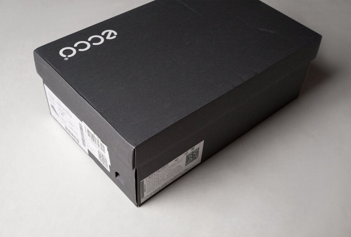 Ecco shoe box store
