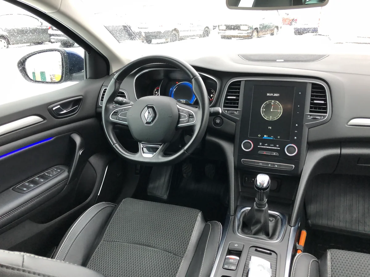 Свежий универсал с расходом 4,9 литра и без пробега по РФ. Проверенный ...