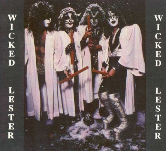 Первый фактический альбом «Kiss» был выпущен не в 1974-м, а в 1972-м, и ...